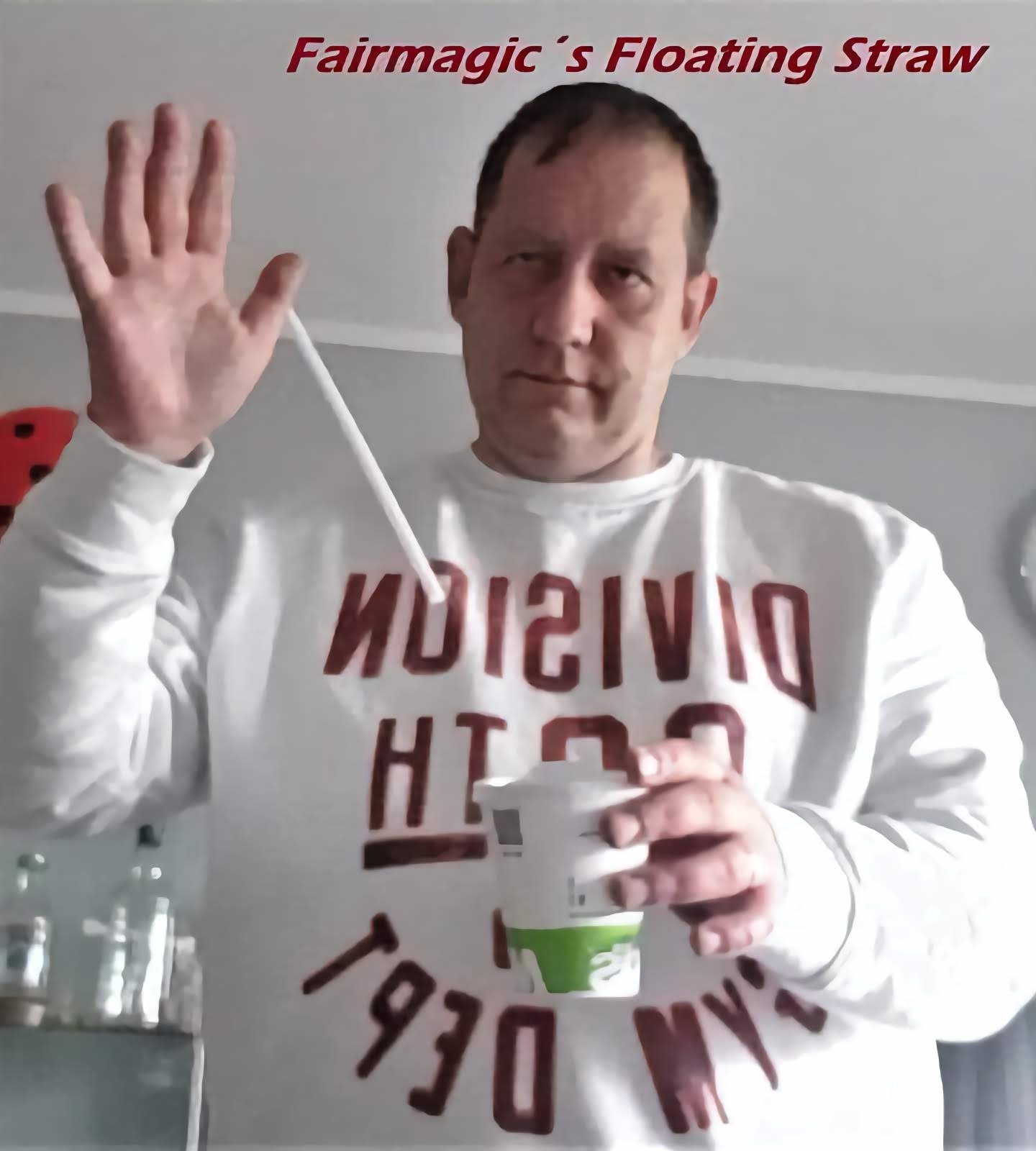 Floating Straw by Ralf (Fairmagic) Rudolph : Lybrary.com